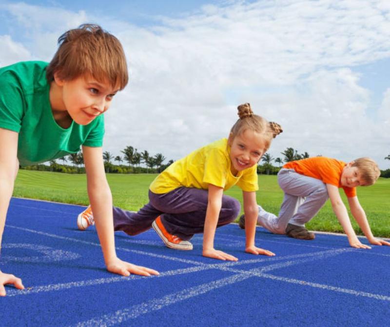 Athlétisme / 3 Raquettes - Stages enfants Houffalize été - Sport Fun ...
